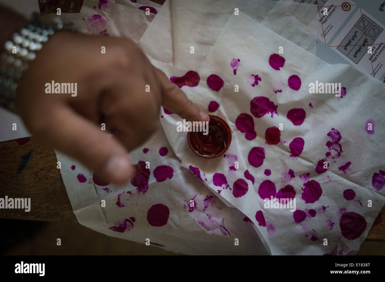 Ink finger voting hi-res stock photography and images - Alamy