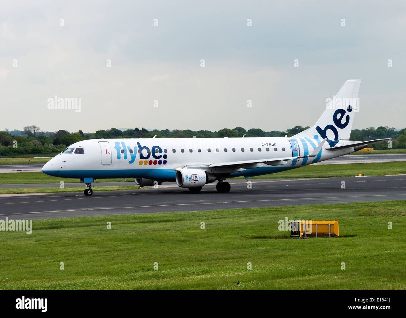 Embraer 170 hi-res stock photography and images - Alamy