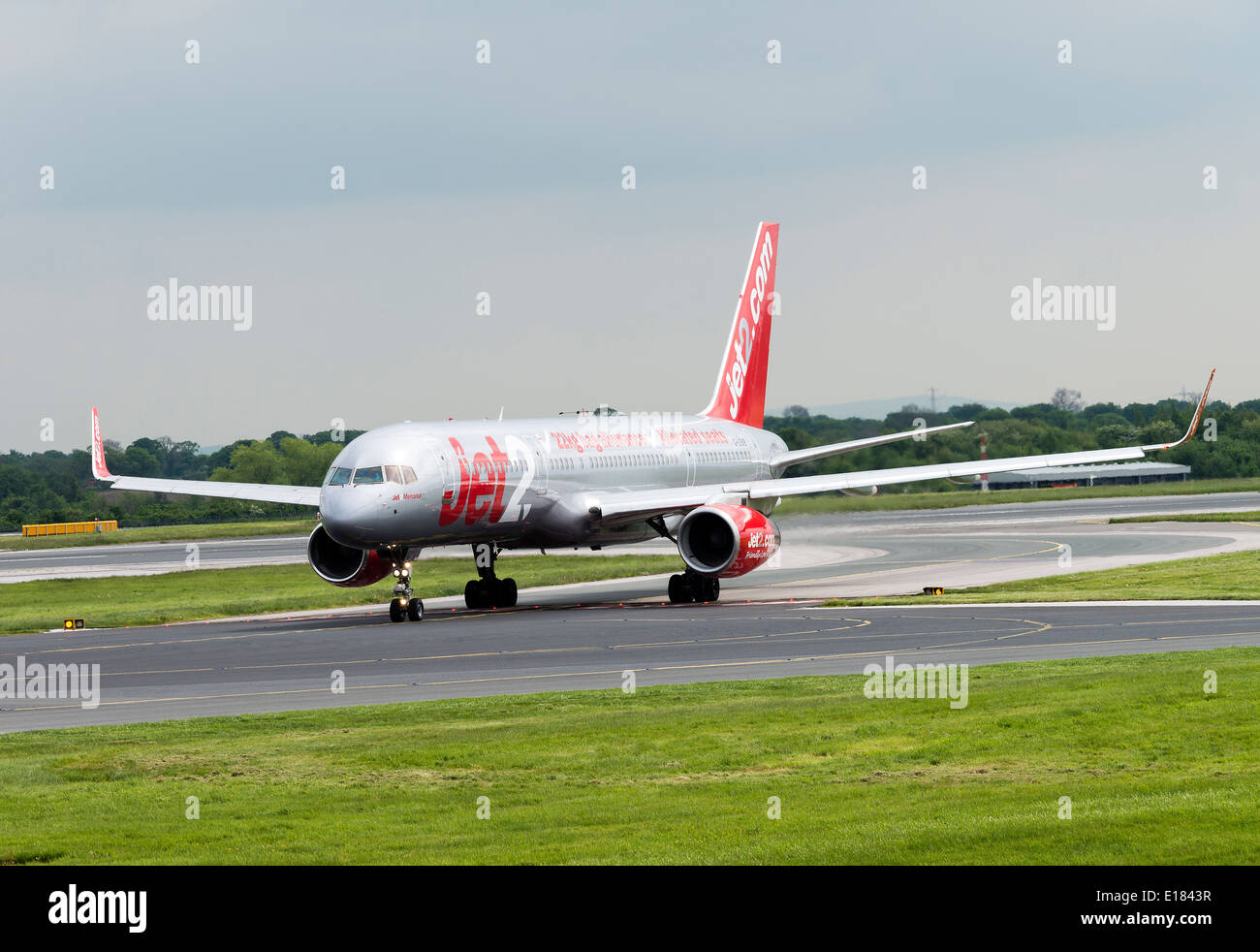 Boeing 757 aircraft jet engine hi-res stock photography and images - Alamy