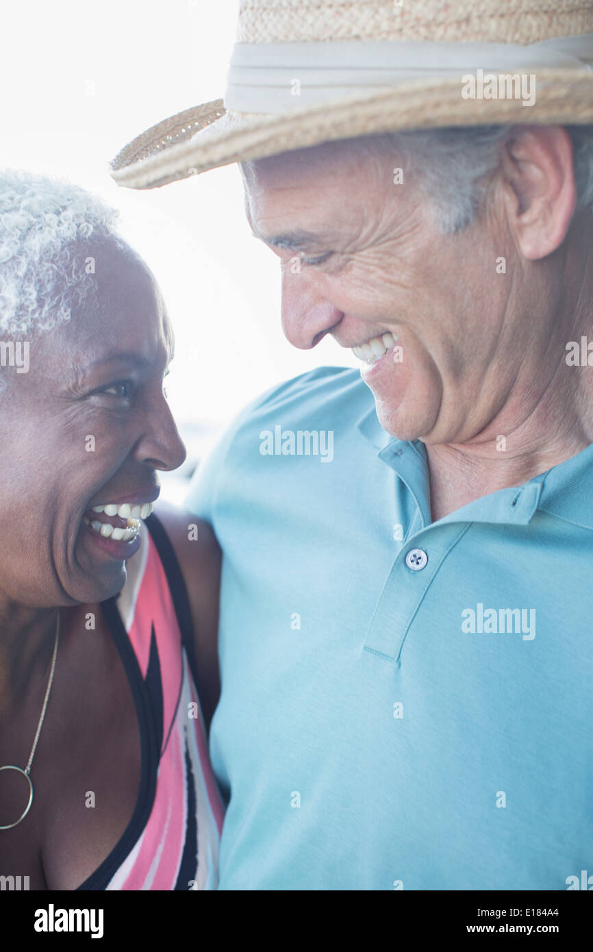 Couple hugging and hi-res stock photography and images - Alamy