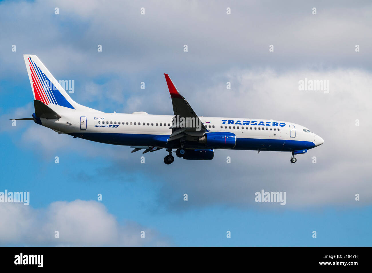 Side view transaero boeing 737 hi-res stock photography and images - Alamy
