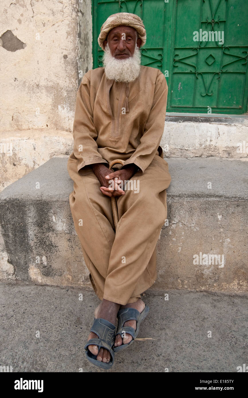 Old man in Misfah Al Hamra Oman Stock Photo - Alamy