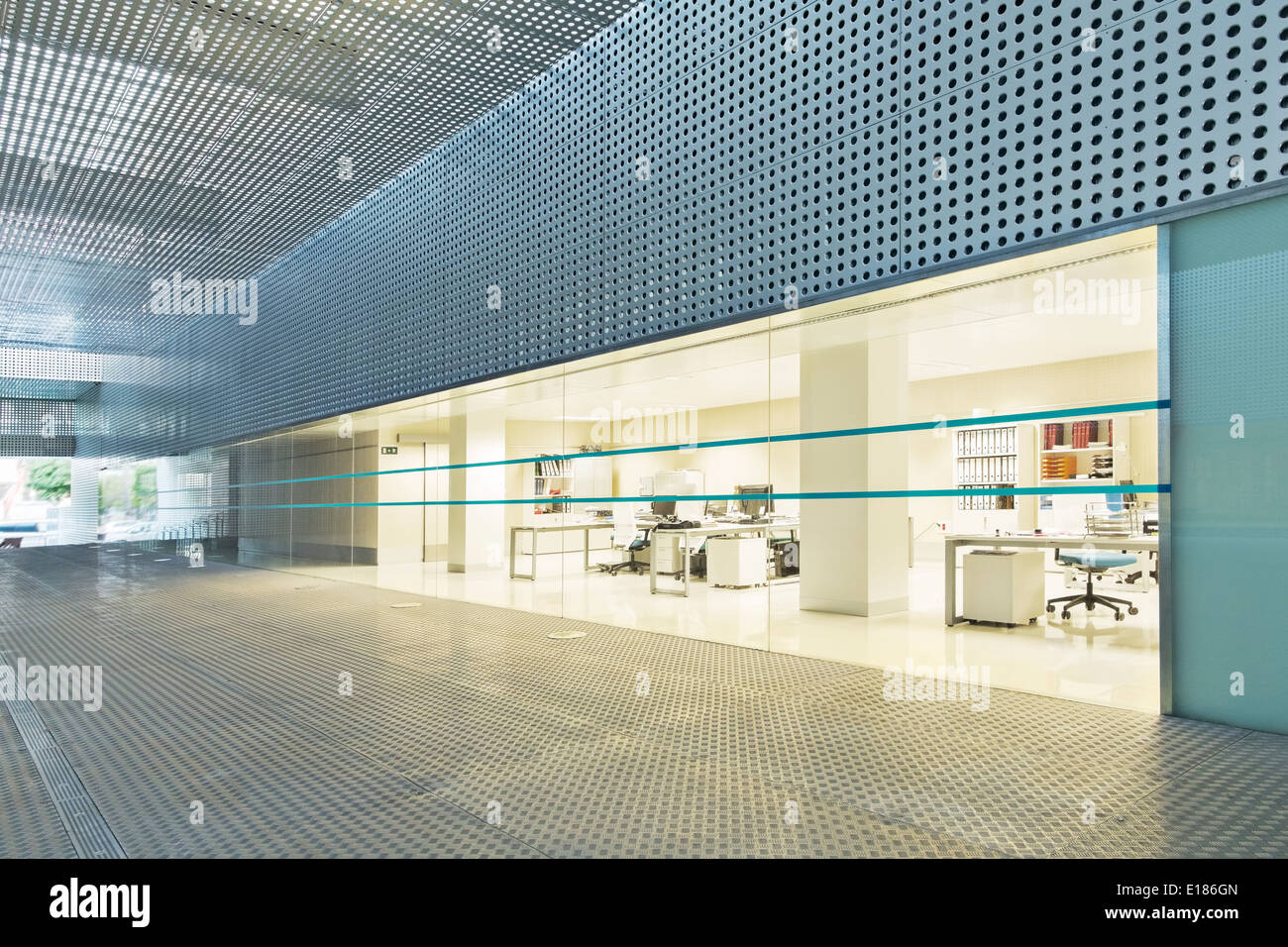 Modern office building Stock Photo - Alamy