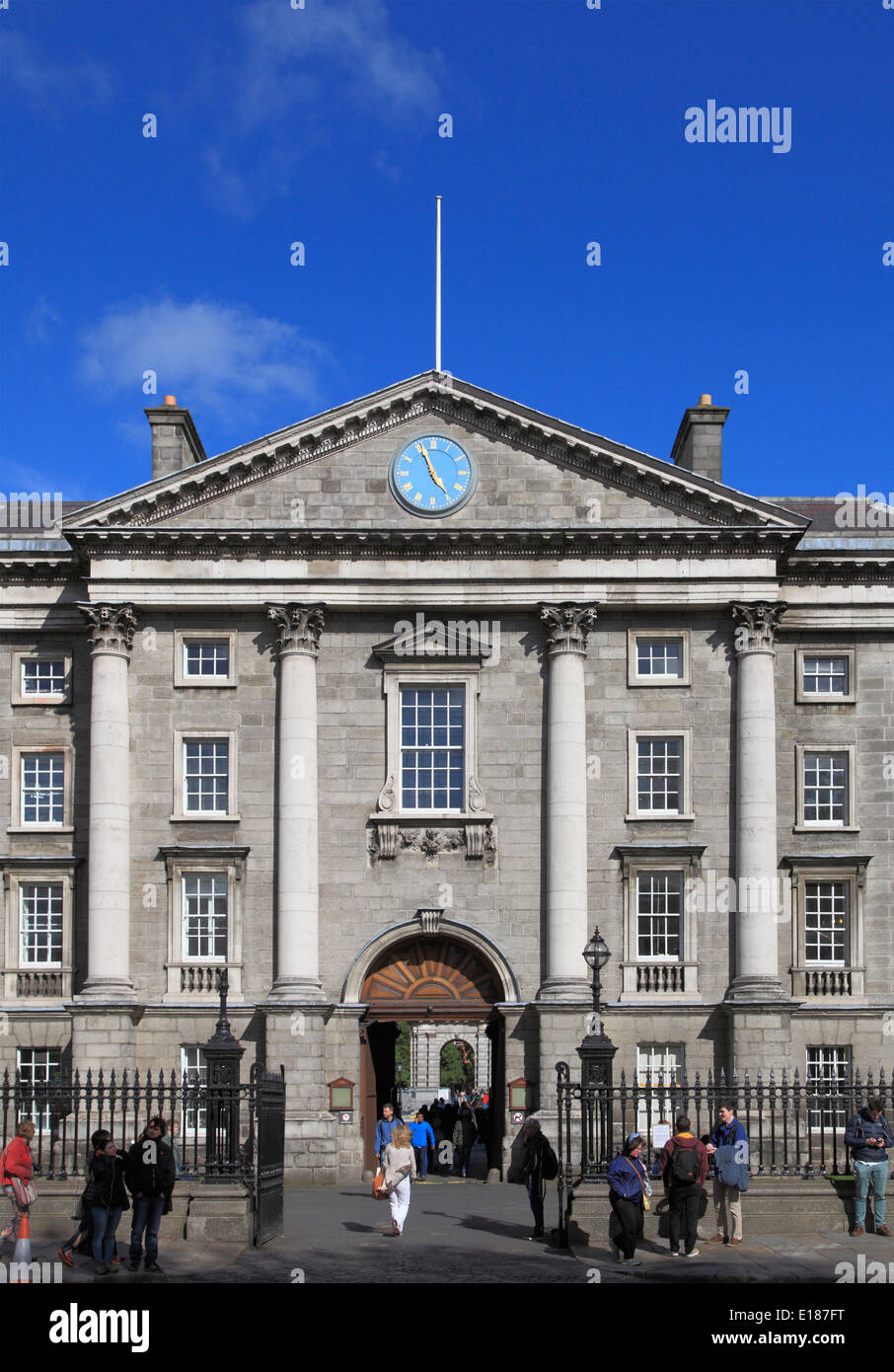 Trinity college dublin gate hi-res stock photography and images - Alamy