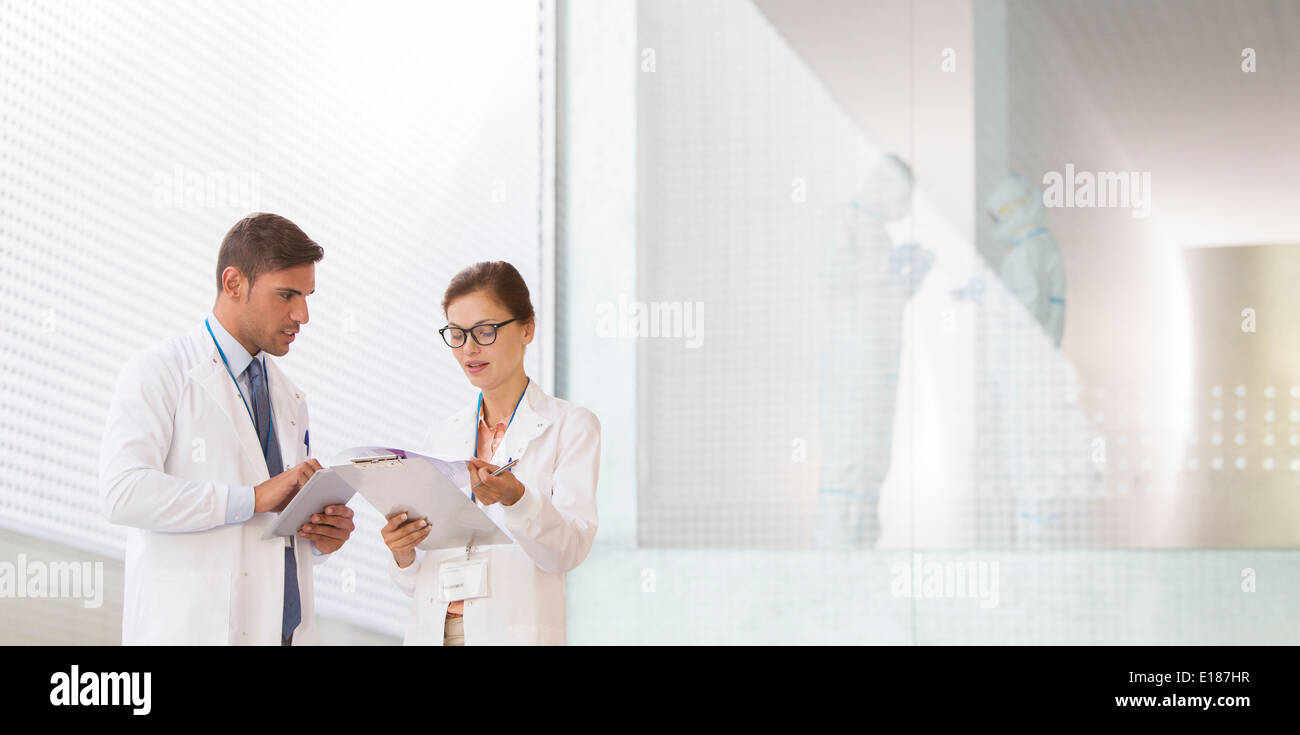 Talking clip hi-res stock photography and images - Alamy