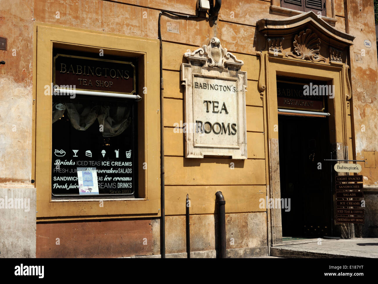 Italy, Rome, Piazza di Spagna, Babington's tea rooms Stock Photo - Alamy