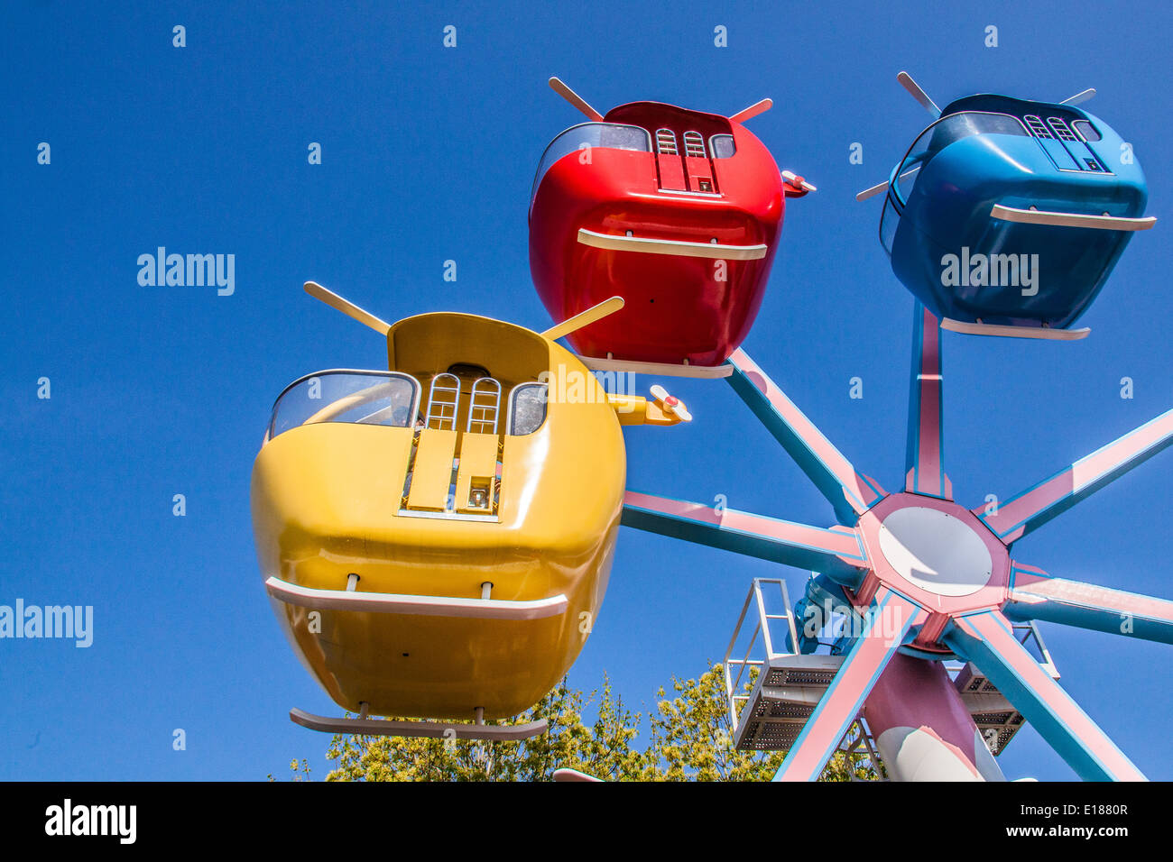 Childrens Theme Park Ride Stock Photos & Childrens Theme Park Ride ...