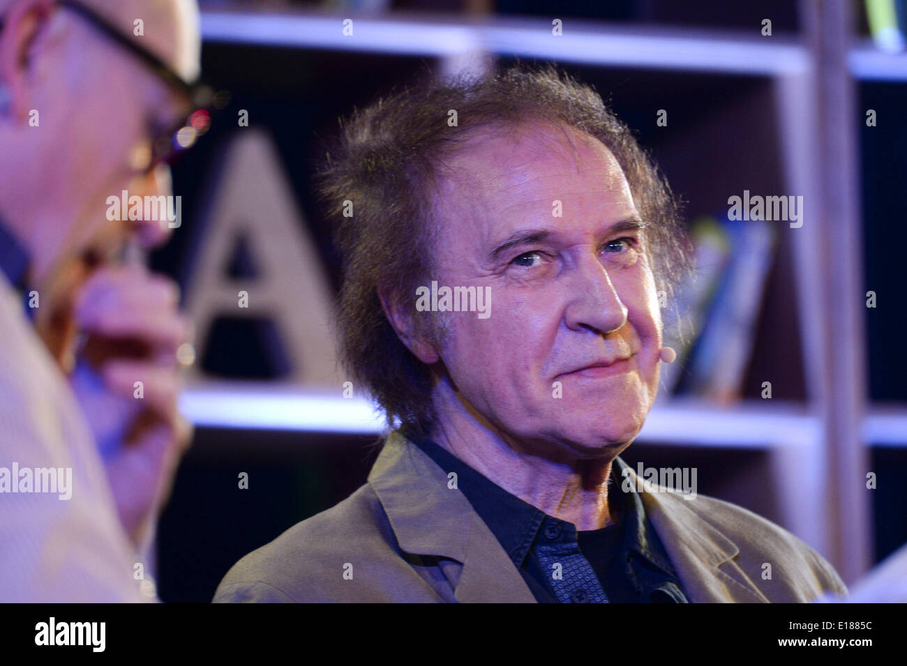 Kinks hi-res stock photography and images - Alamy