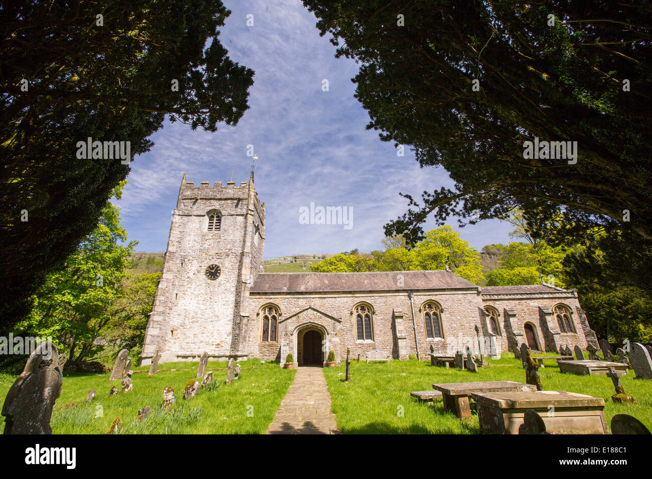 Arncliffe littondale yorkshire dales national park hi-res stock ...