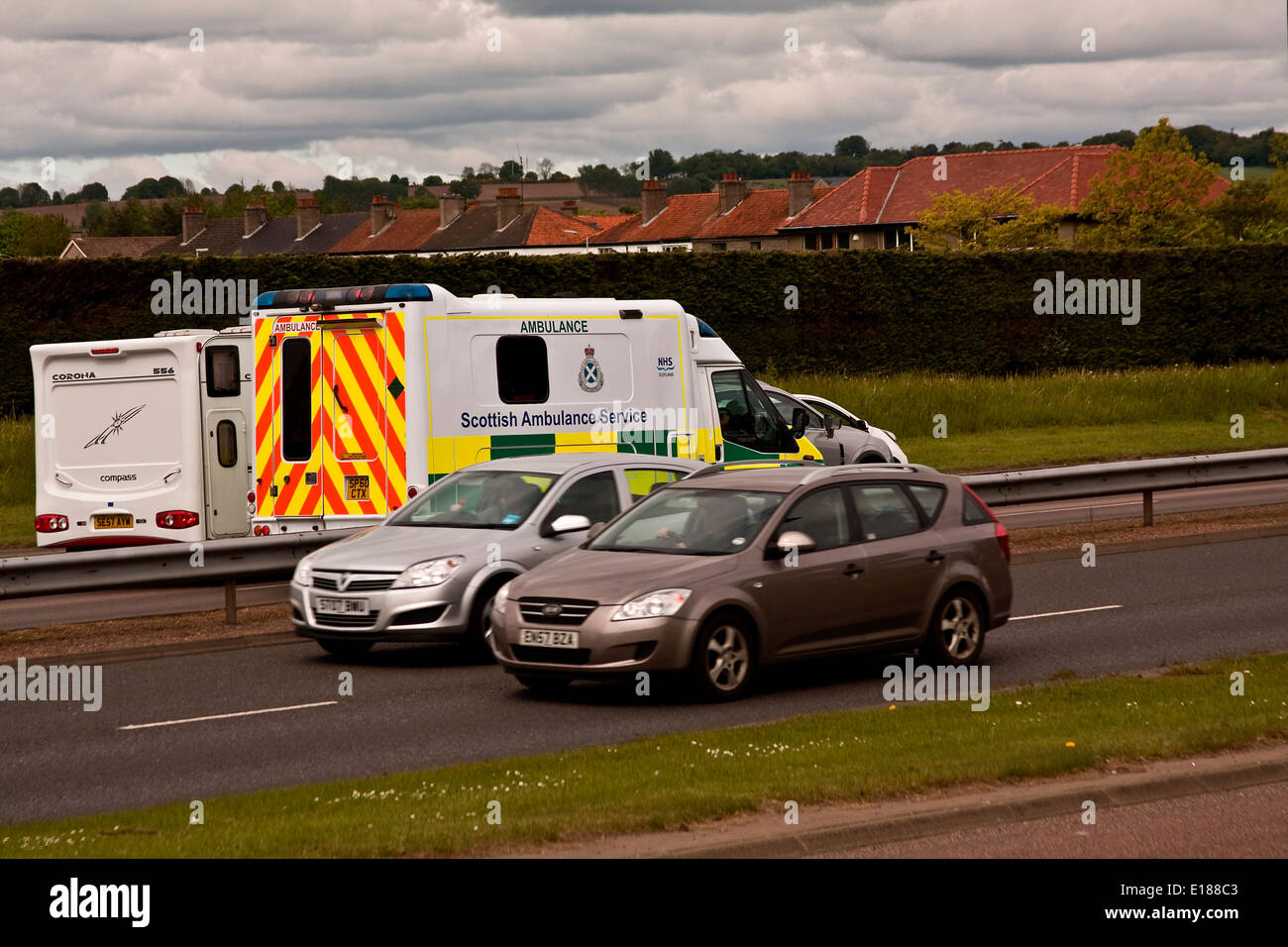 Ambulance responding 999 emergency call hi-res stock photography and ...