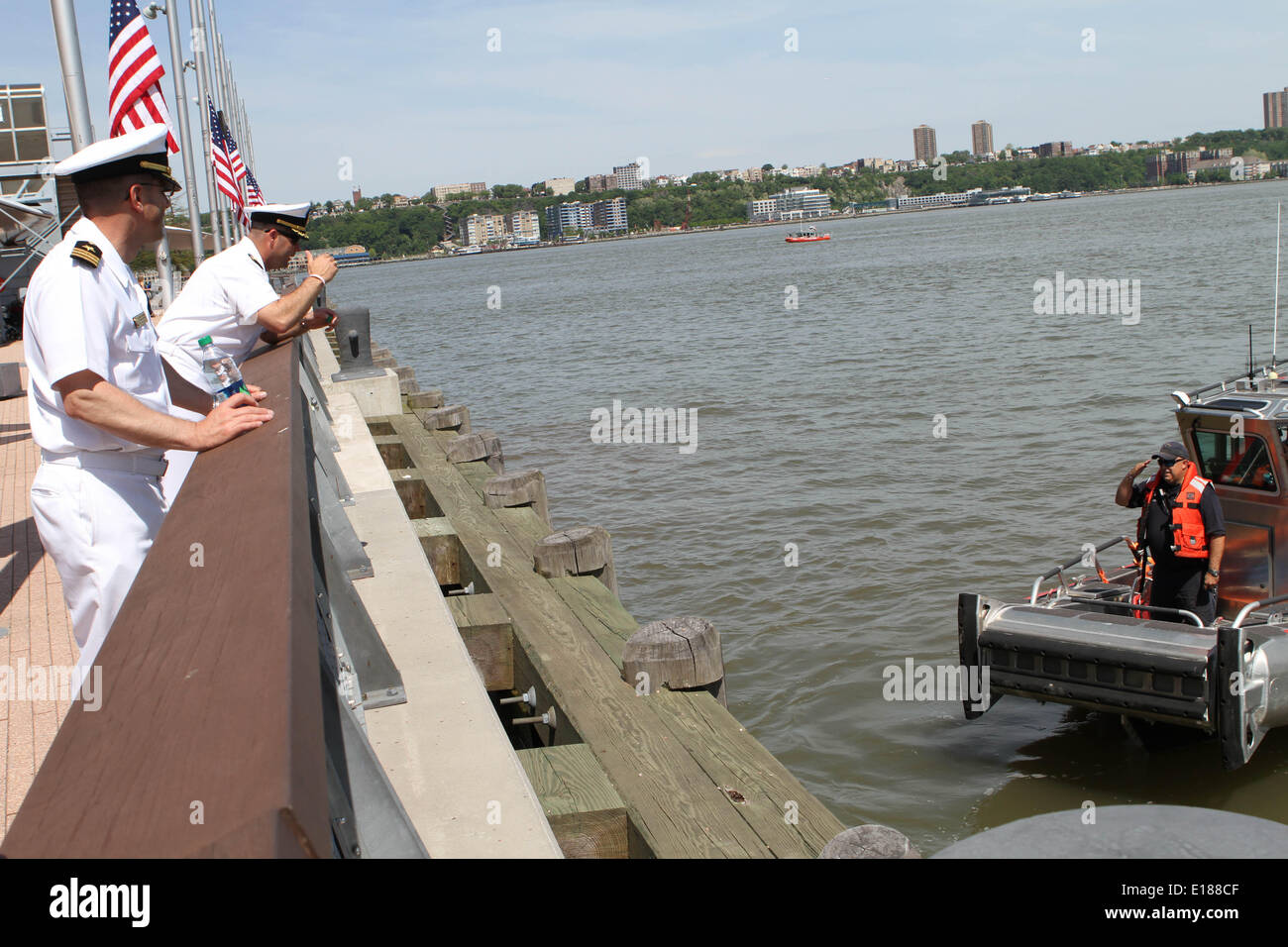 Uss cole memorial hi-res stock photography and images - Alamy