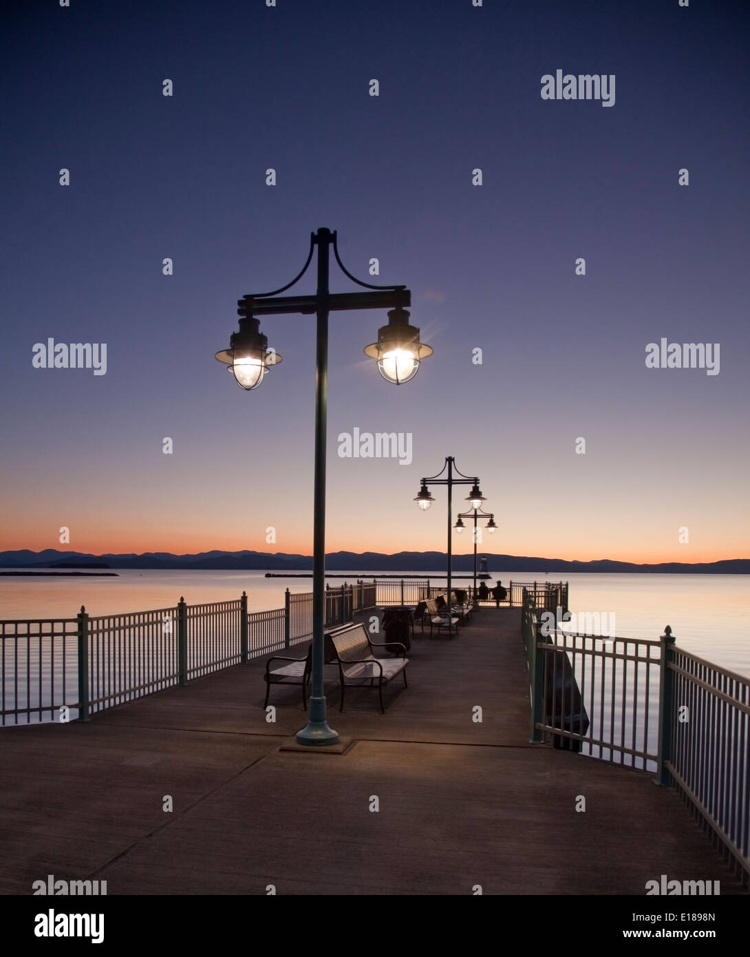 Waterfront water front dock pier hi-res stock photography and images ...