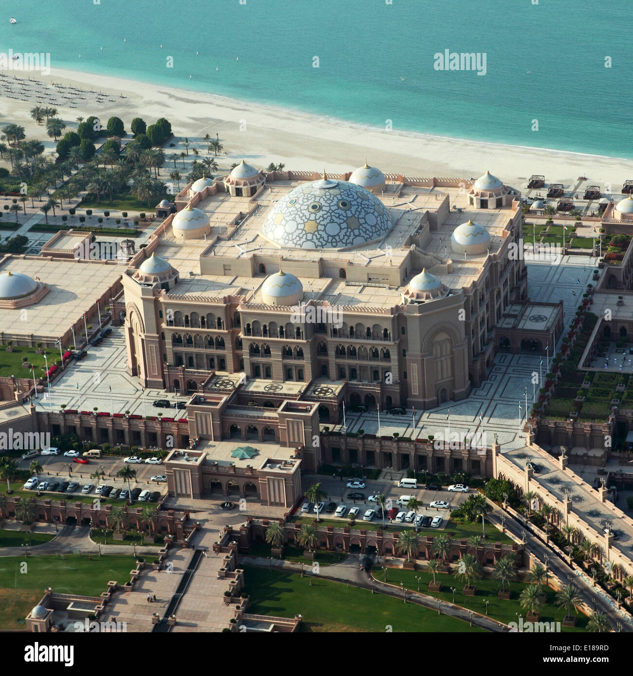 Emirates palace hotel in hi-res stock photography and images - Alamy
