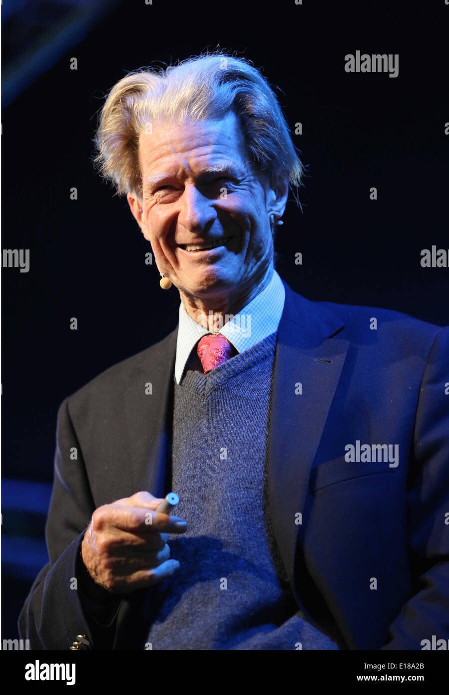 John gurdon hi-res stock photography and images - Alamy