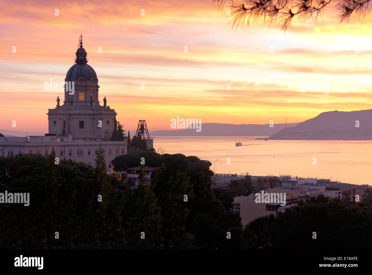 Messina, Strait of Messina. Sicily, Italy Stock Photo - Alamy