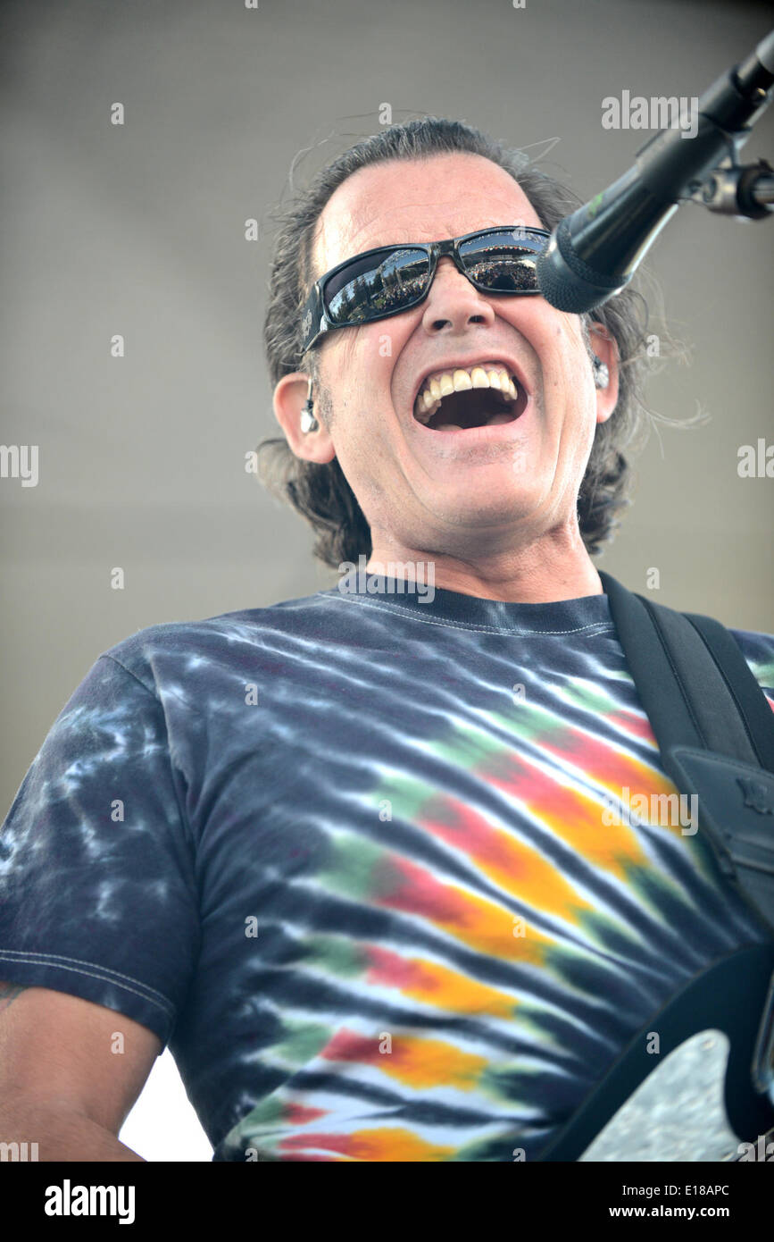 Tommy castro and the painkillers hi-res stock photography and images ...