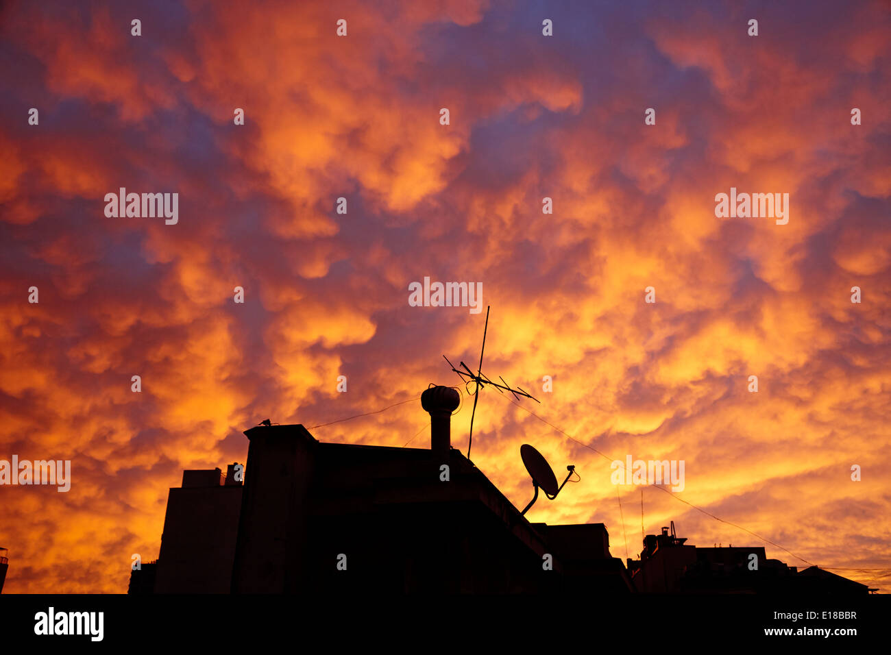 Stratocumulus cloud hi-res stock photography and images - Alamy
