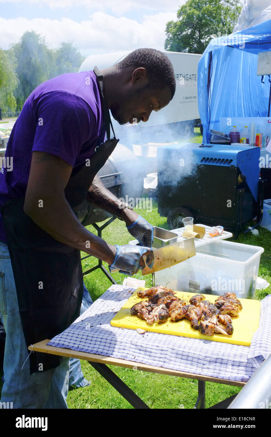 chef chopping barbecued chicken Stock Photo - Alamy