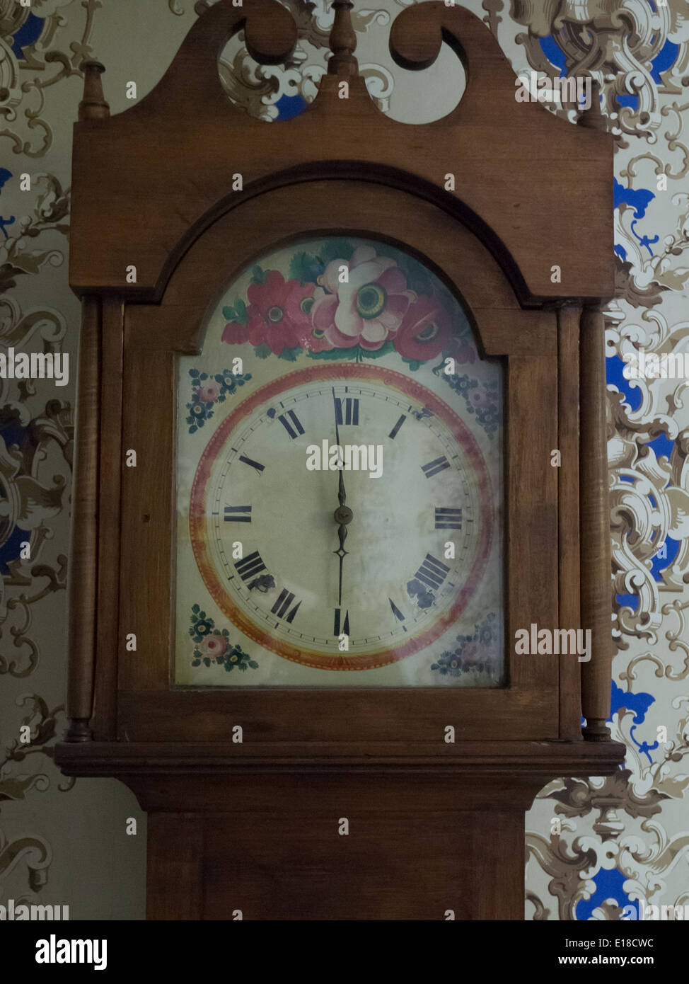 Grand father clock hi-res stock photography and images - Alamy