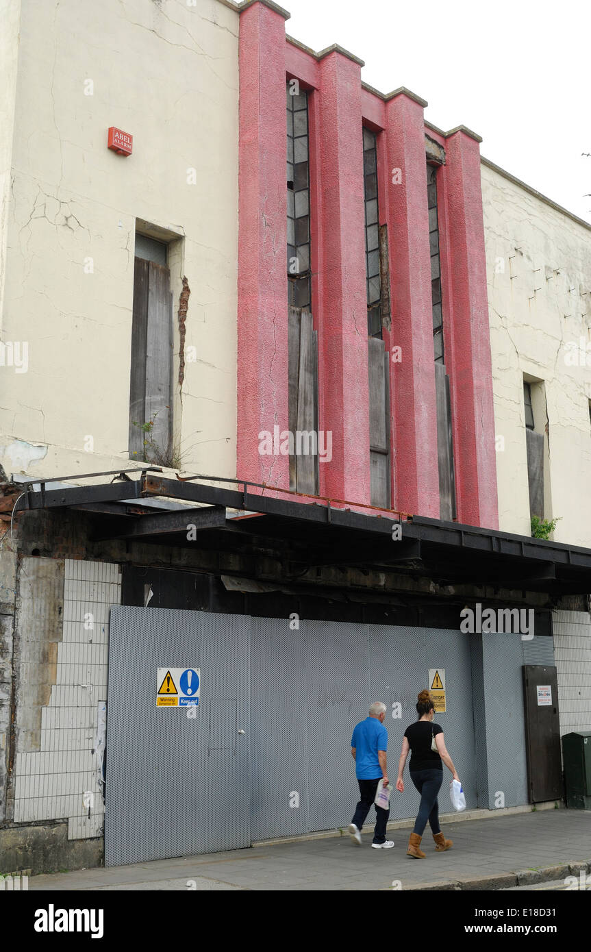 Rundown cinema hi-res stock photography and images - Alamy