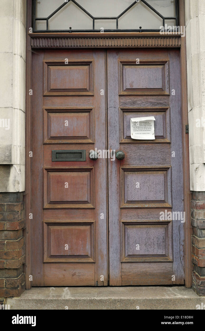 Decaying door hi-res stock photography and images - Alamy