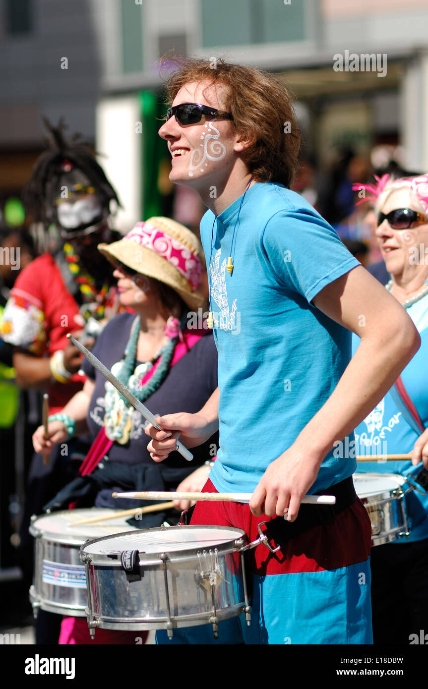 Beating drums hi-res stock photography and images - Alamy