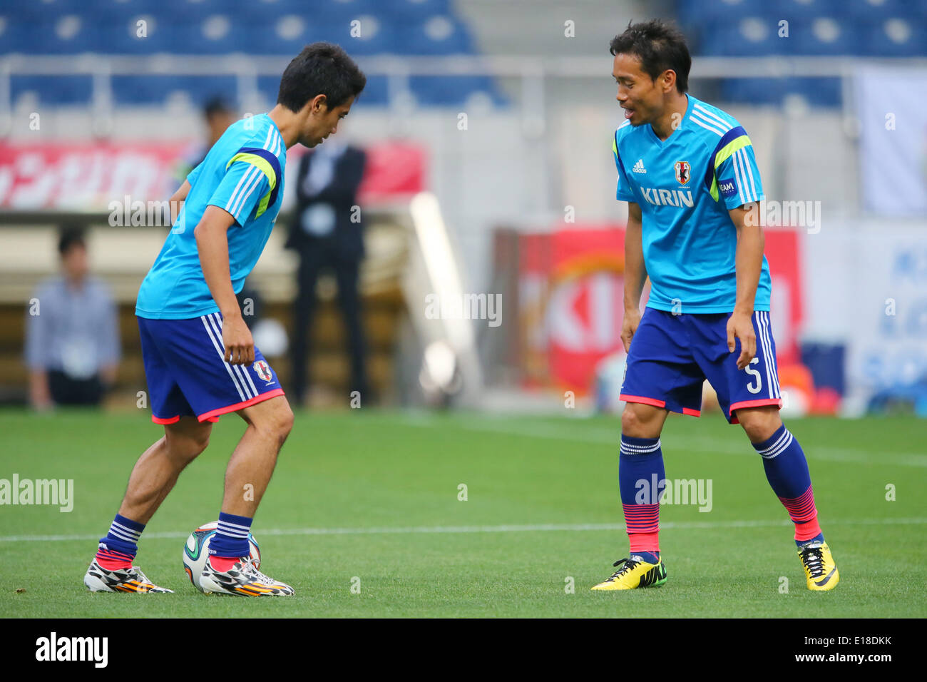 Saitama, Japan. 26th May, 2014. (L-R) Shinji Kagawa, Yuto Nagatomo (JPN ...