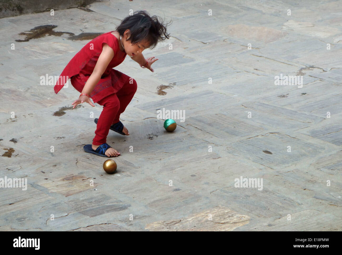 Kids playing on street hi-res stock photography and images - Alamy