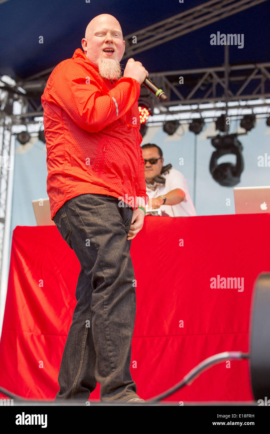 Brother ali rapper hi-res stock photography and images - Alamy