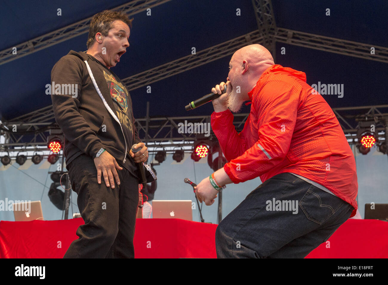 Brother ali rapper hi-res stock photography and images - Alamy