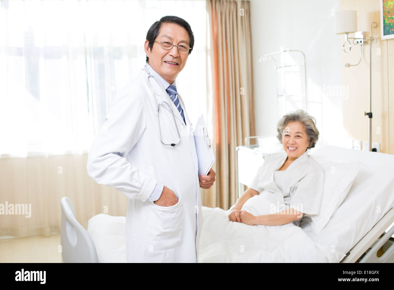 China doctor patient bed hi-res stock photography and images - Alamy