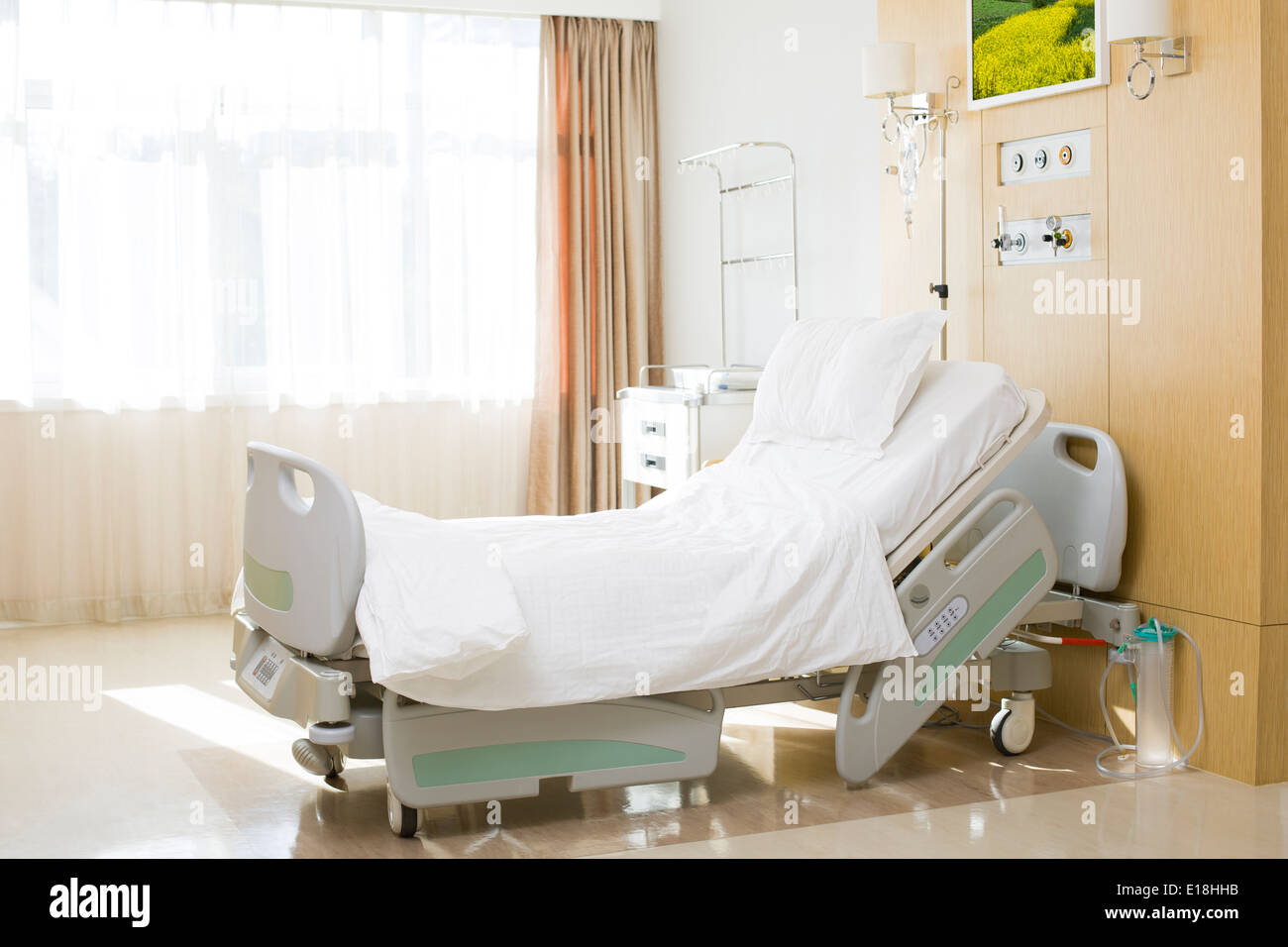Empty hospital room Stock Photo - Alamy