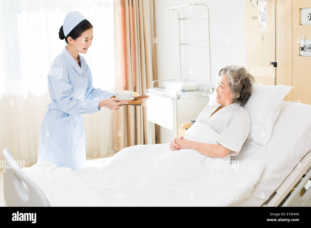 Patient eating hospital food hi-res stock photography and images - Alamy