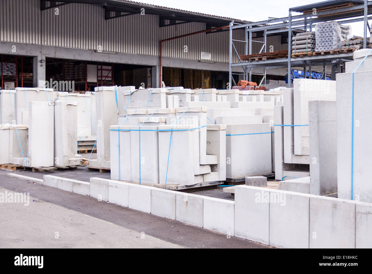 Cement building blocks stacked on pallets Stock Photo - Alamy