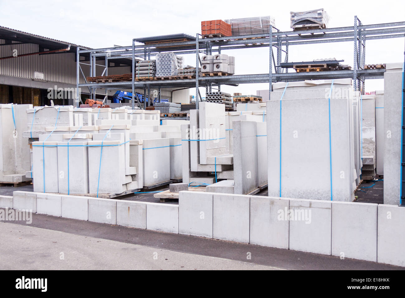Cement building blocks stacked on pallets Stock Photo - Alamy