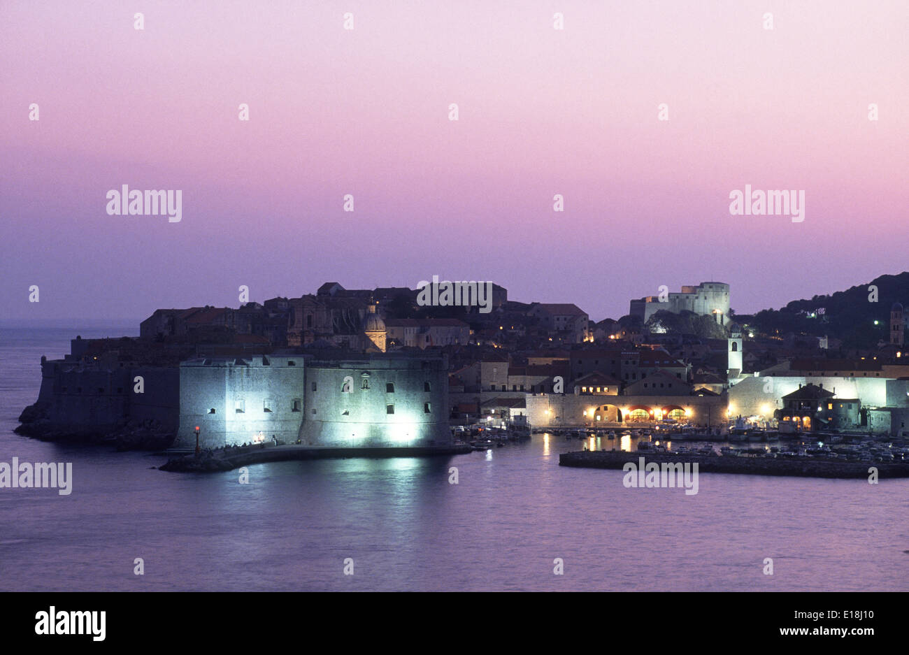 Dubrovnik night lights hi-res stock photography and images - Alamy