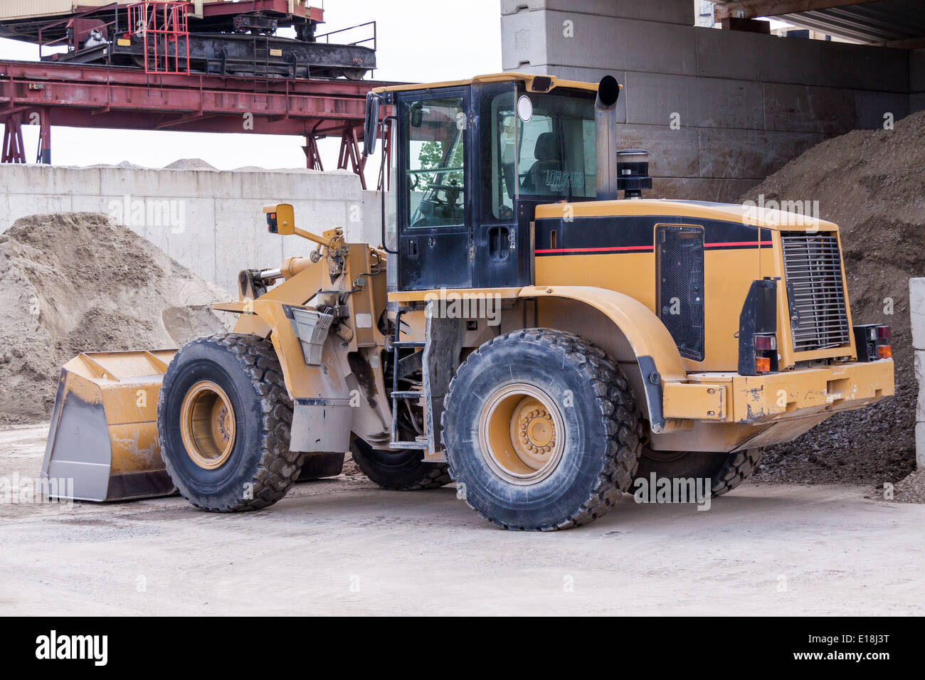 Tractor front end loader hi-res stock photography and images - Alamy