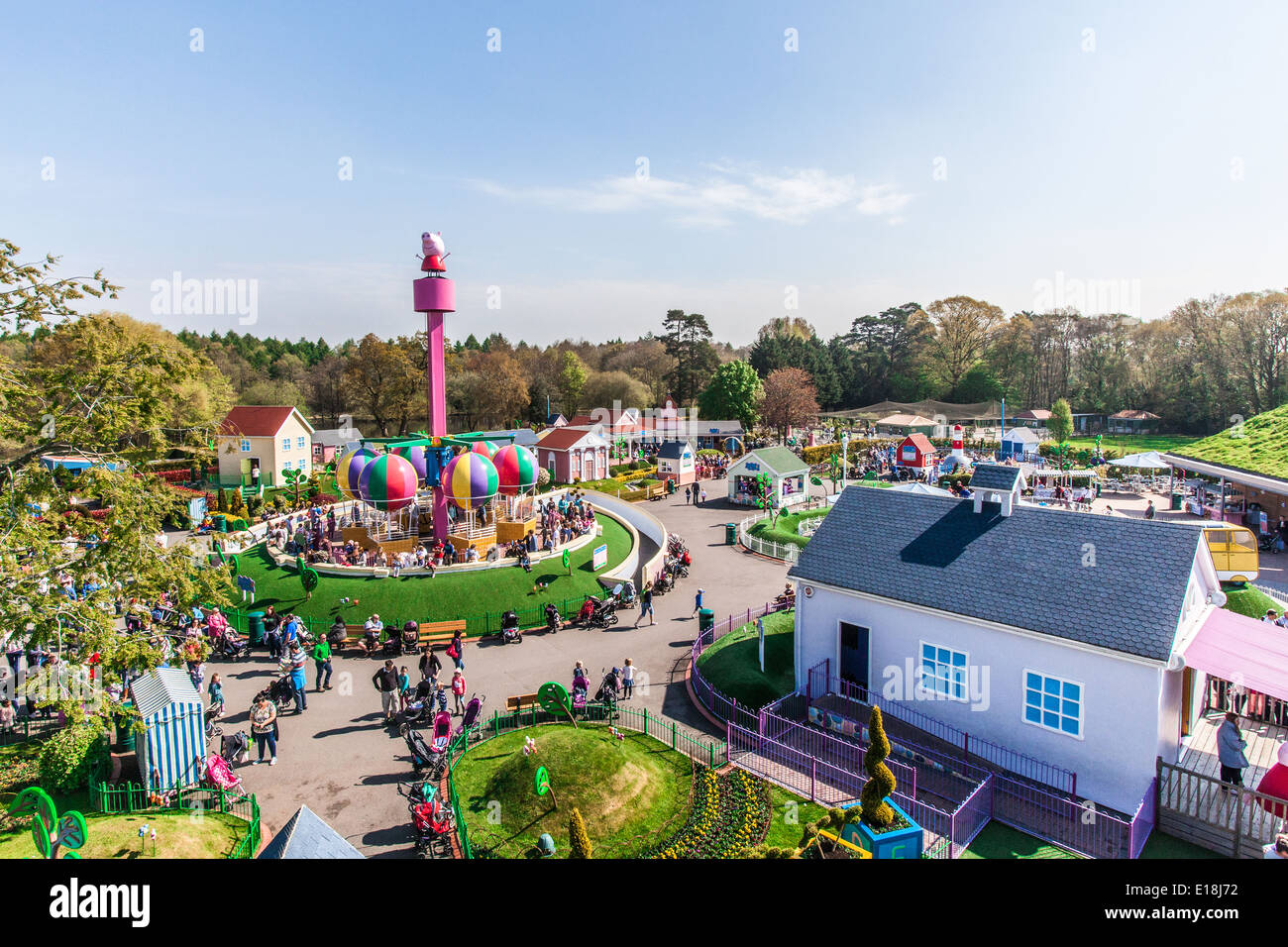 Amusement park family ride hi-res stock photography and images - Alamy