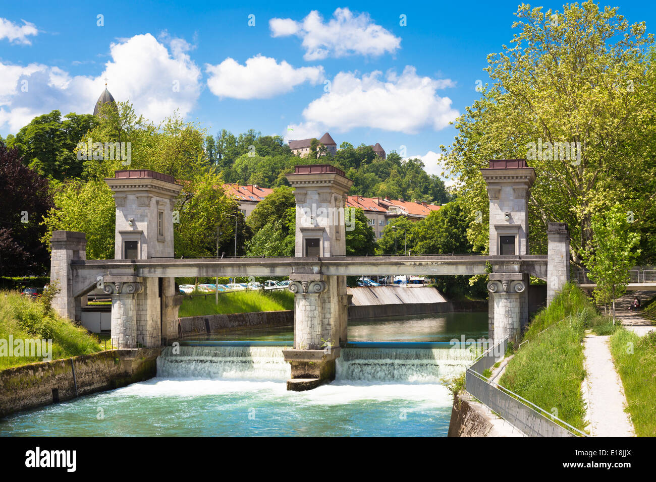 Medieval sluice gate hi-res stock photography and images - Alamy