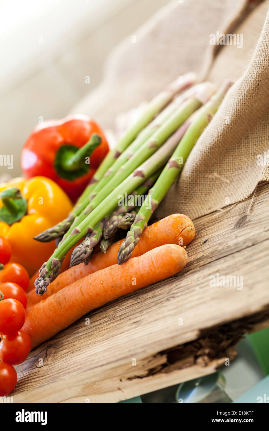 Fresh vegetables in a country kitchen Stock Photo - Alamy