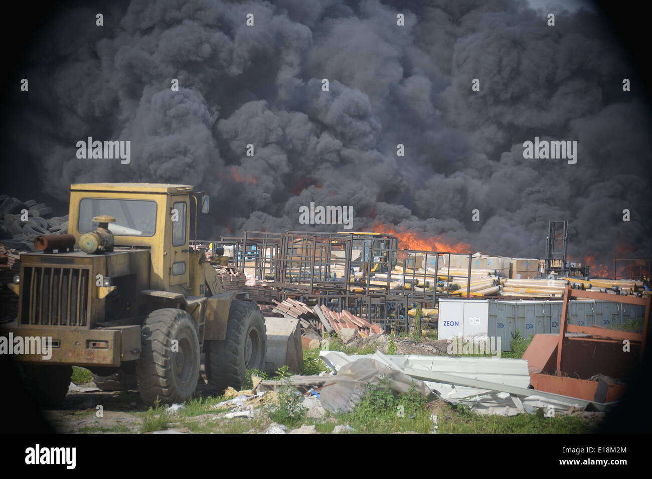 Burning tyres hi-res stock photography and images - Alamy