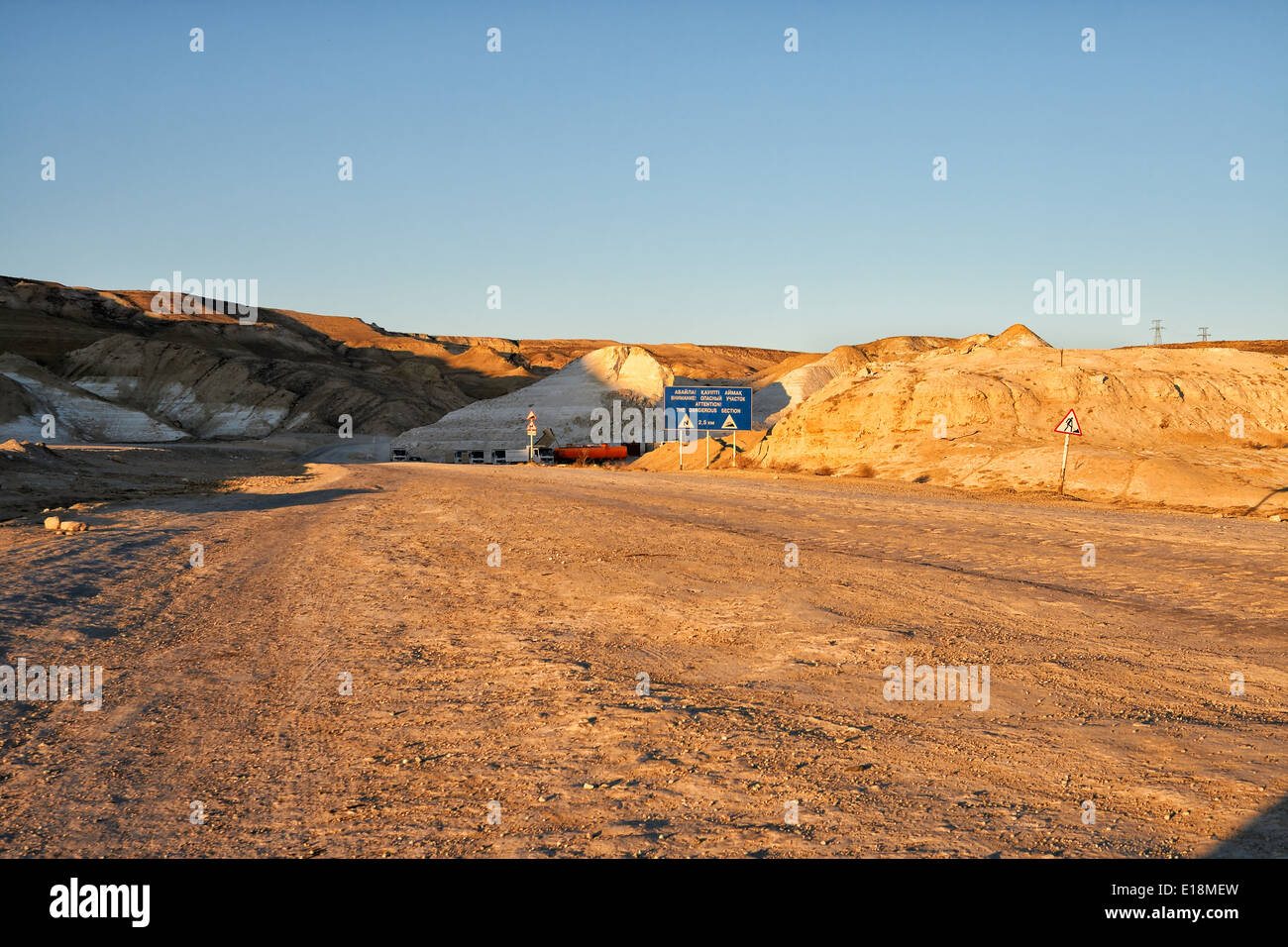 road, desert, landscape, mountain, nature, dry, sky, country, track ...