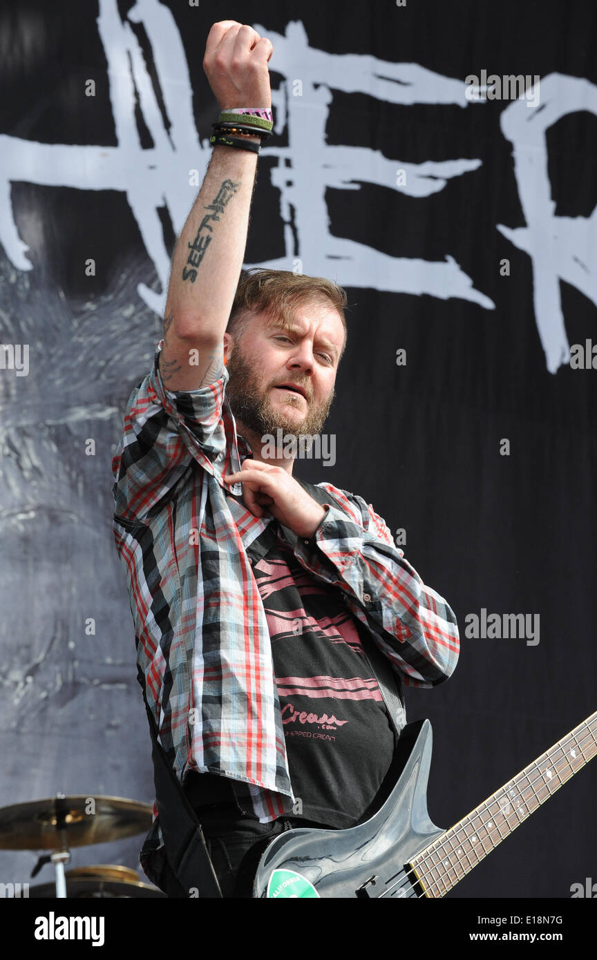 May 24, 2014 - San Antonio, United States - Dale Stewart with Seether ...