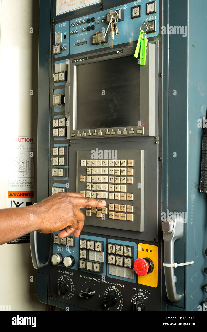 Man operating machinery hi-res stock photography and images - Alamy
