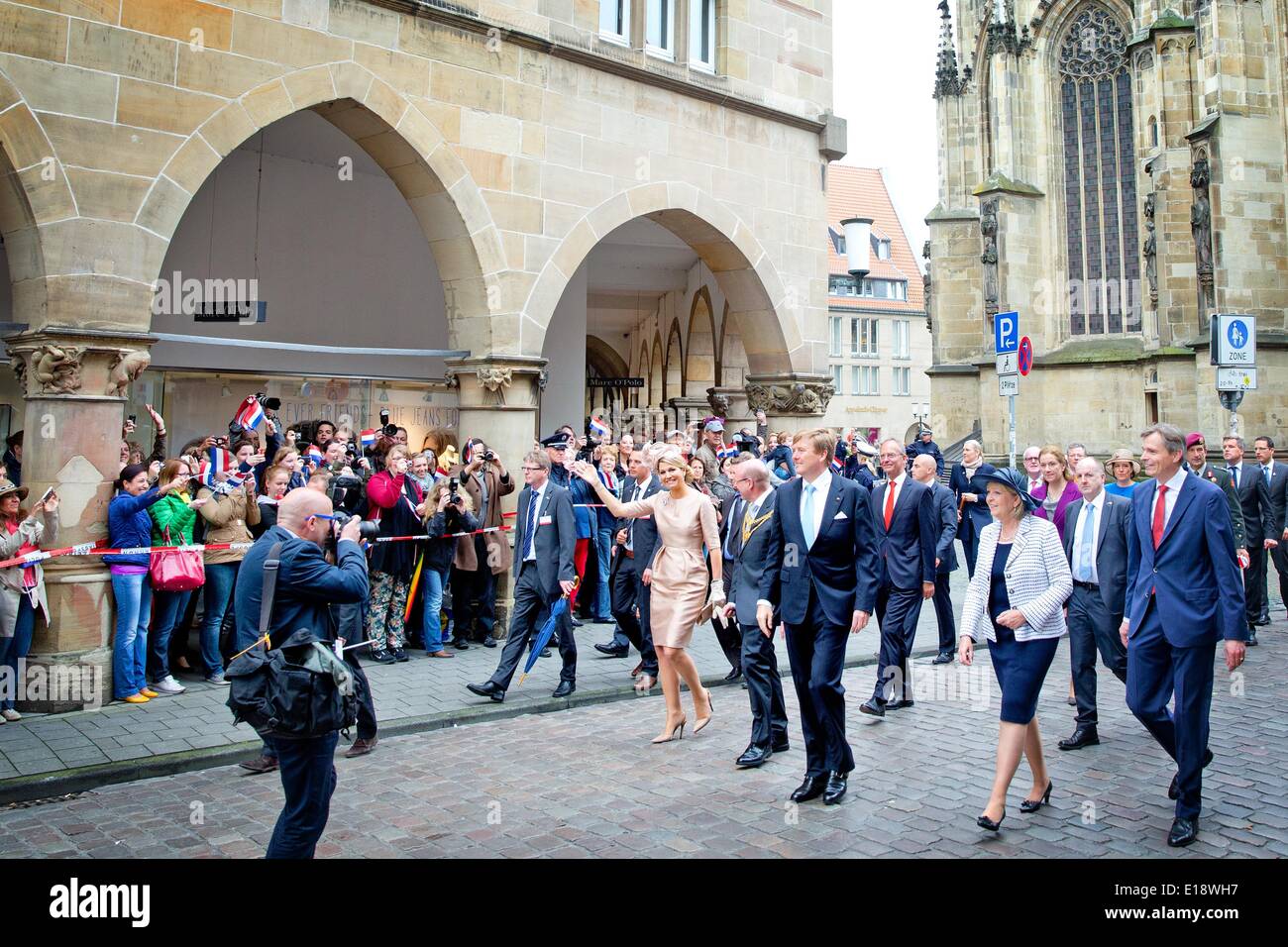 Munster, Germany. 27th May, 2014. A photographer takes a picture as ...