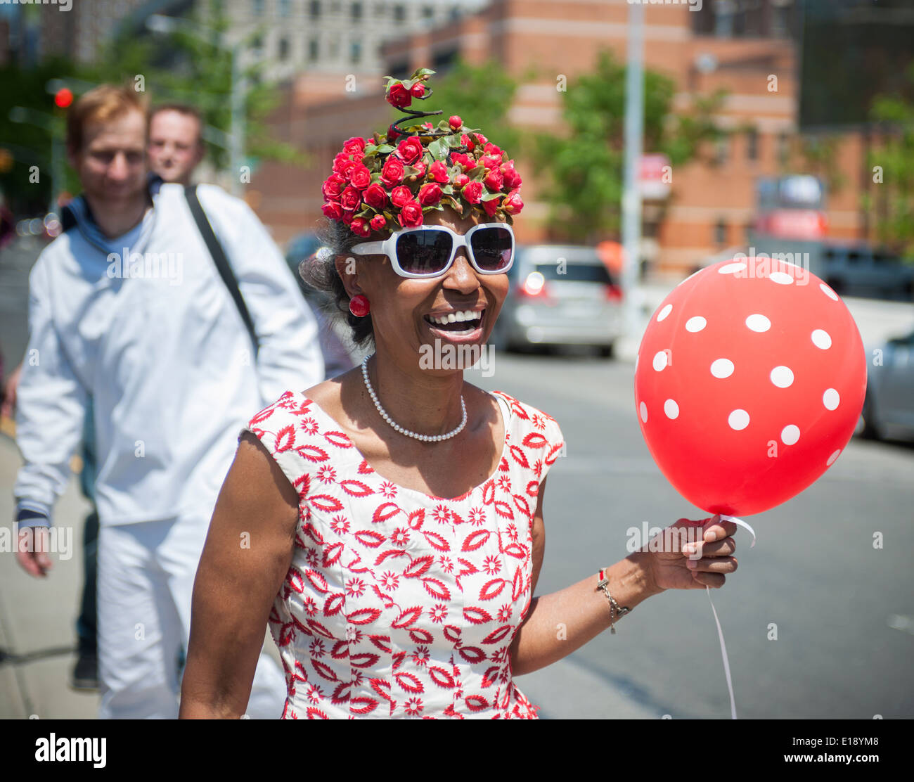 Hundreds of Lindy Hop enthusiasts converge on Harlem in New York to ...
