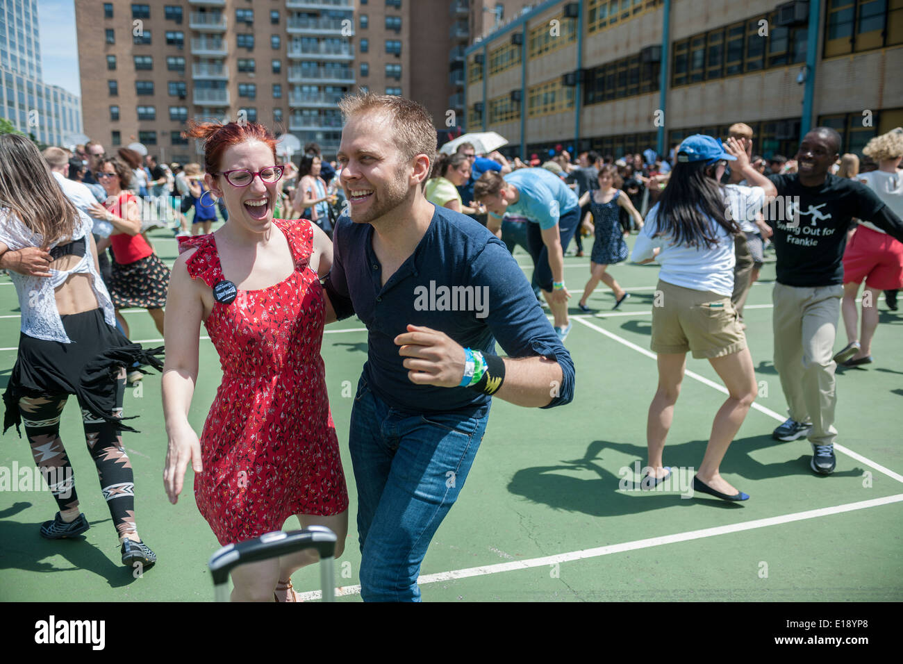 Hundreds of Lindy Hop enthusiasts converge on Harlem in New York to ...
