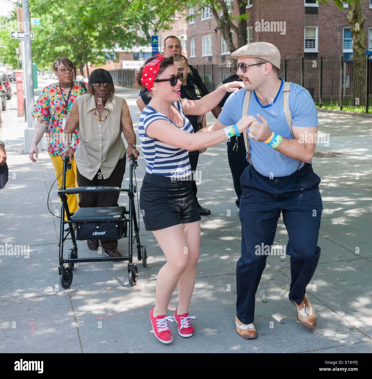 Hundreds of Lindy Hop enthusiasts converge on Harlem in New York to ...