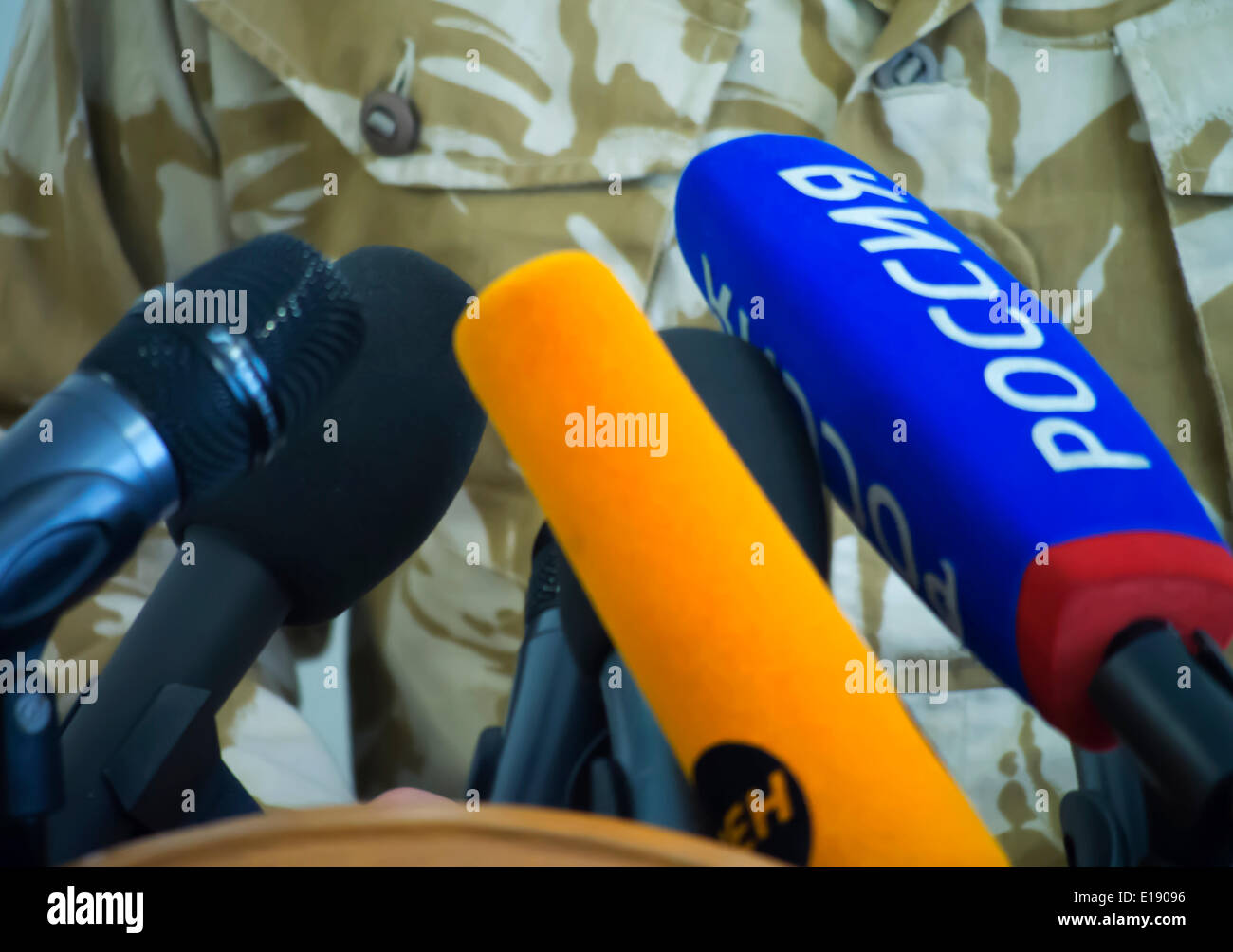 Tv microphones hi-res stock photography and images - Alamy