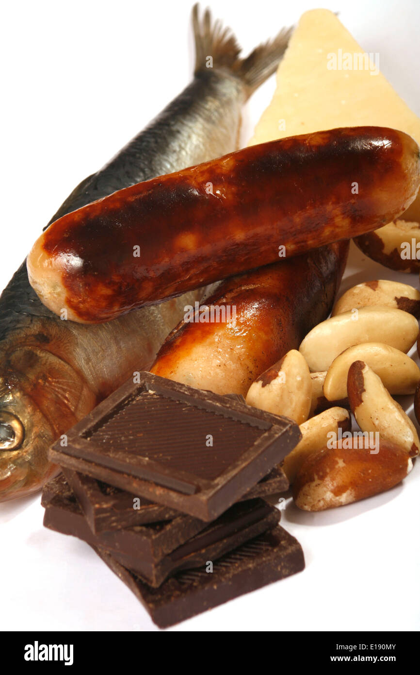 Saturated and unsaturated fat foods hi-res stock photography and images ...